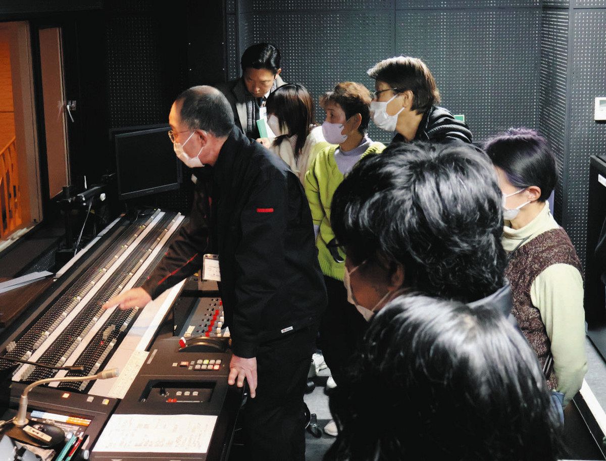照明や音響舞台裏を探検 松本キッセイ文化ホールで親子ら参加し見学会中日新聞Web
