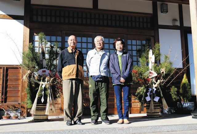 自作の門松寺に届けて14年 下條の佐々木さん夫妻中日新聞Web