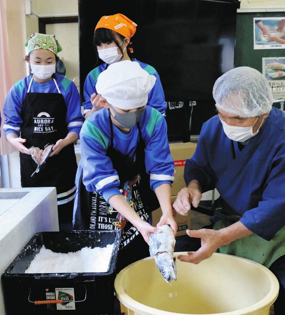 サバのへしこ丁寧に仕込み 小浜西津小児童中日新聞Web
