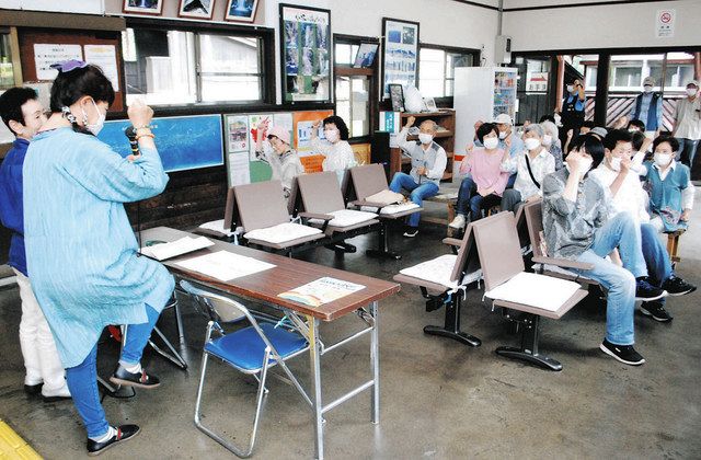 飛騨小坂駅駅舎サロン高齢者でにぎわう 8月に開業90周年イベント中日新聞Web