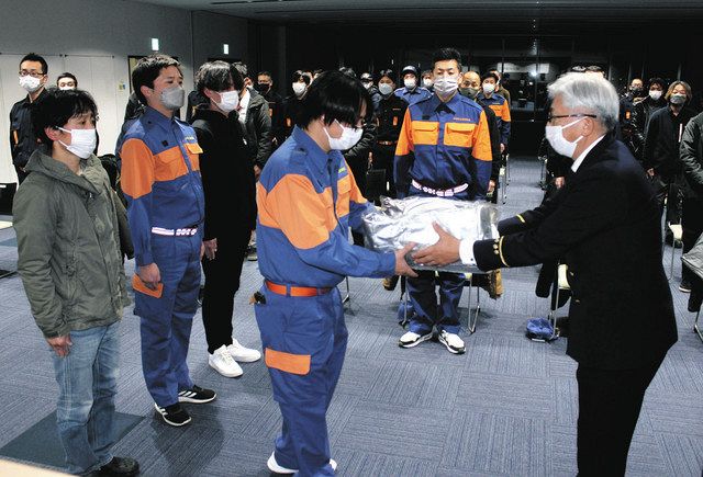 自衛消防団に安心装備を 能美市消防本部 防火衣など貸与北陸中日新聞Web