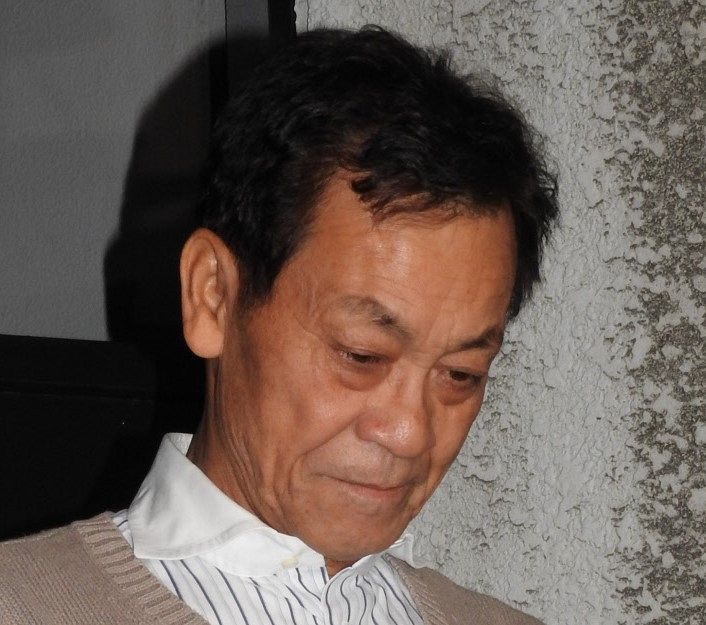 ものまねタレントの清水アキラ谷村新司さんを追悼まっ青な空に雲 素晴らしい天気そんな中飛び込んだ訃報ご冥福を中日スポーツ東京