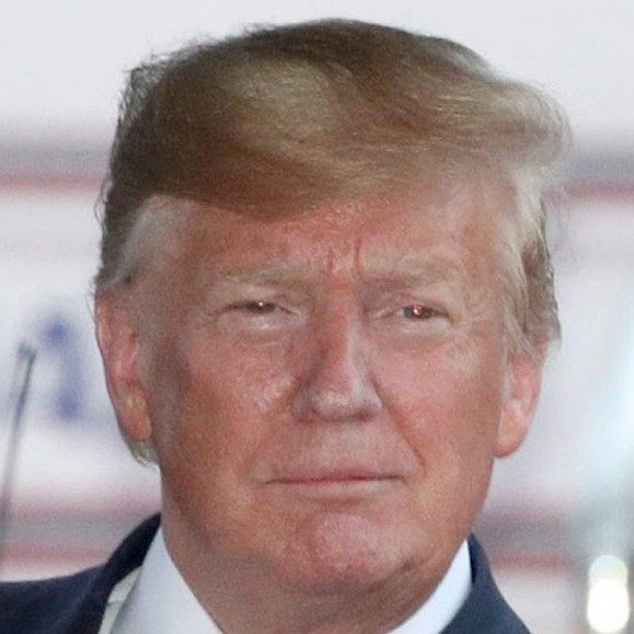 トランプ前大統領、演説中に銃撃か… 発砲音、右耳付近から流血 「歴史の教科書に載る気がする」「とても心配」騒然：中日スポーツ・東京中日スポーツ