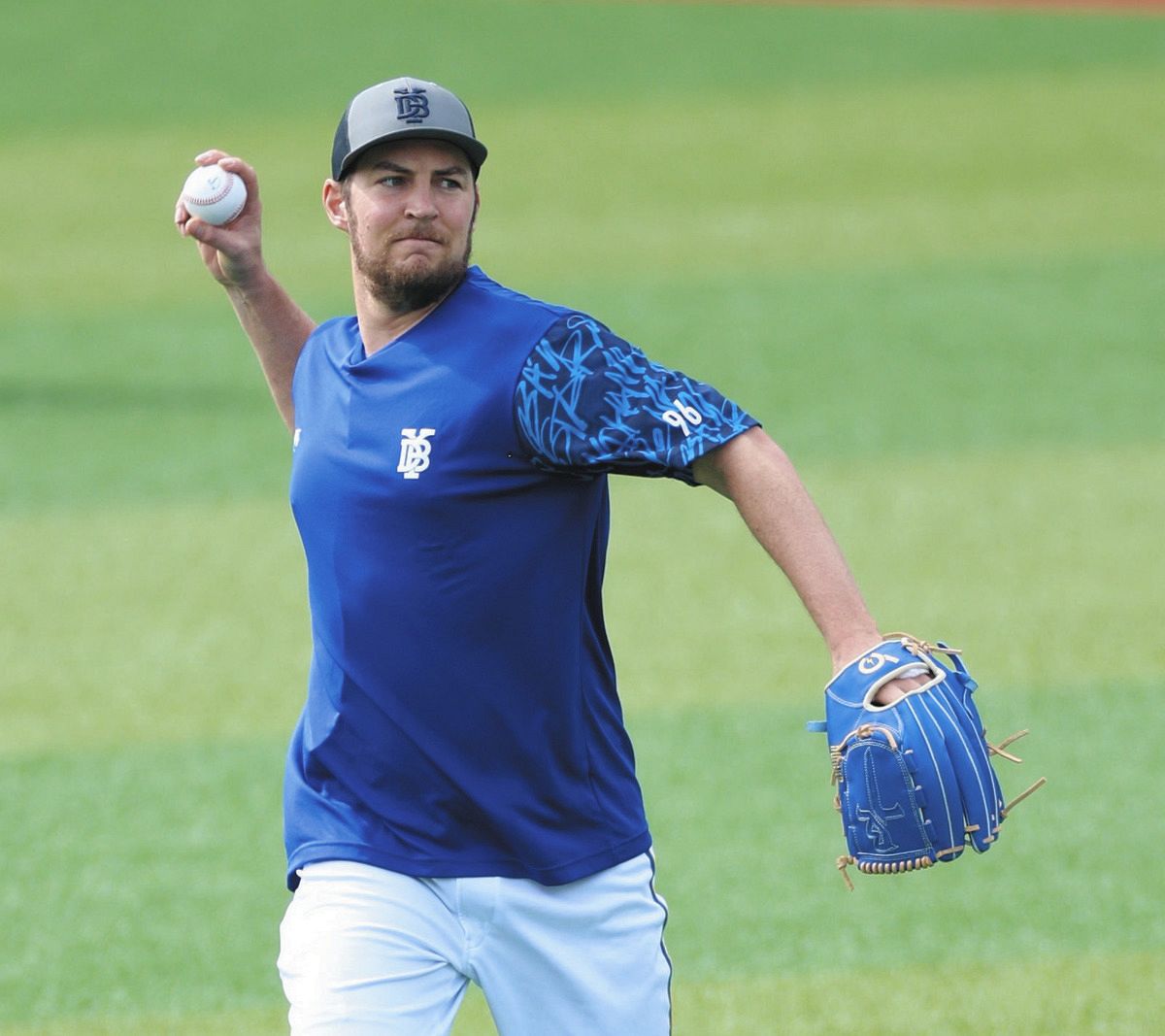 【DeNA】29日初登板のバウアー、中日・細川の「再戦楽しみ」との話に「そうでしょうね。映像はどれも打たれているもの…」 ：中日スポーツ・東京中日スポーツ