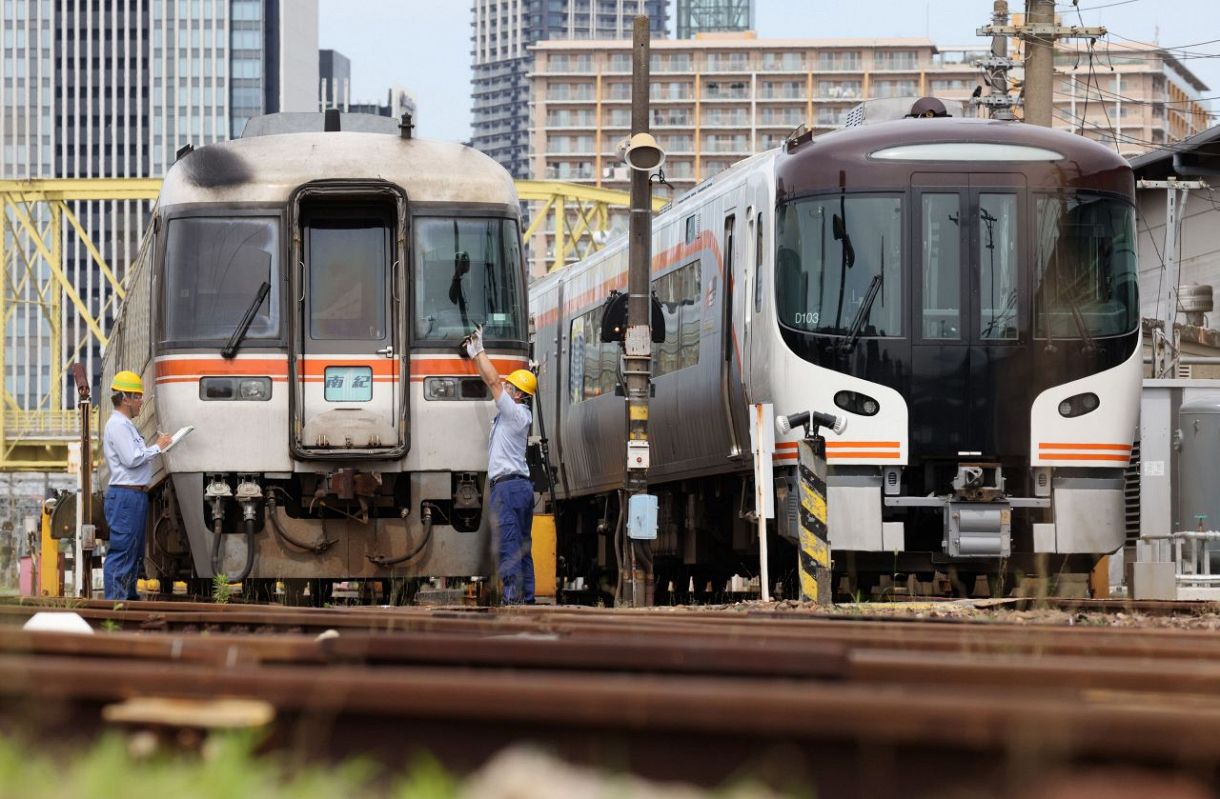Nanki" Limited-Express Train Now the Latest Model：中日新聞Web