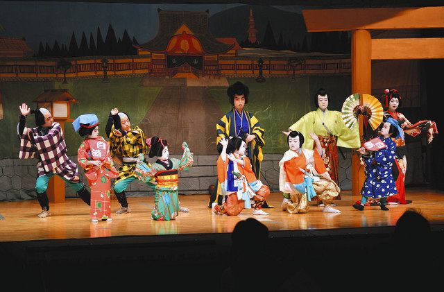 「弥次喜多」熱演、盛んな拍手 2年ぶりに子ども歌舞伎、中津川・坂下：中日新聞Web