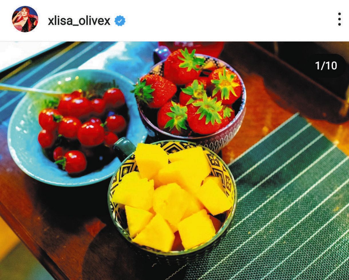 【写真】食卓に並んだ新鮮な果物やスイーツ:中日スポーツ・東京中日スポーツ