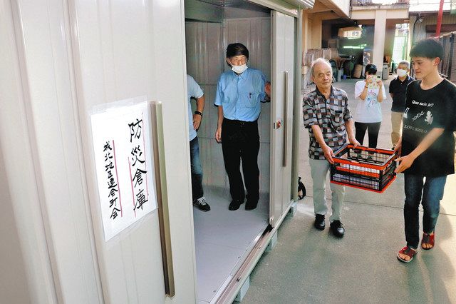 松本深志高に防災倉庫 城北地区町会連、生徒と連携：中日新聞Web