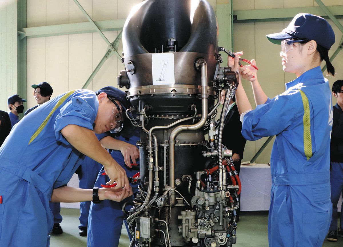 迅速・正確に…整備技術競う 中日本航空専門学校で技能コンテスト：中日新聞Web