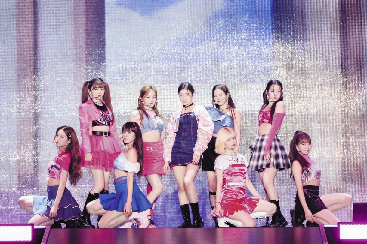NiziU 11、12月に初のドーム公演を発表 リーダーMAKO歓喜 単独ツアー東京公演最終日：中日スポーツ・東京中日スポーツ