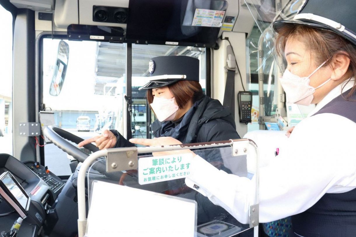 Bus Company Holds "Work Experience Event" to Recruit Female Bus Drivers ...