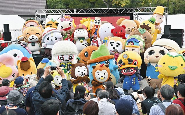 ＜通風筒＞ 滋賀・彦根でご当地キャラがゆる～く勢ぞろい：中日新聞web