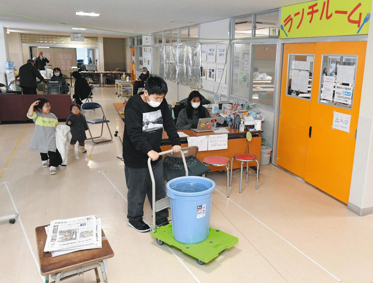 【能登半島地震】「友だちに会いたい」 避難所の学校 気丈に手伝う 本心は：北陸中日新聞Web