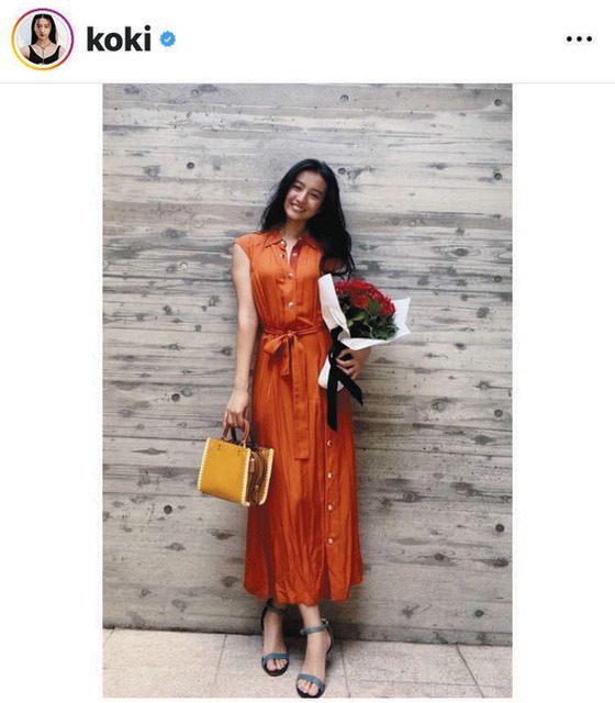 【写真】何頭身…Koki，全身「コーチ」でスマイル：中日スポーツ・東京中日スポーツ