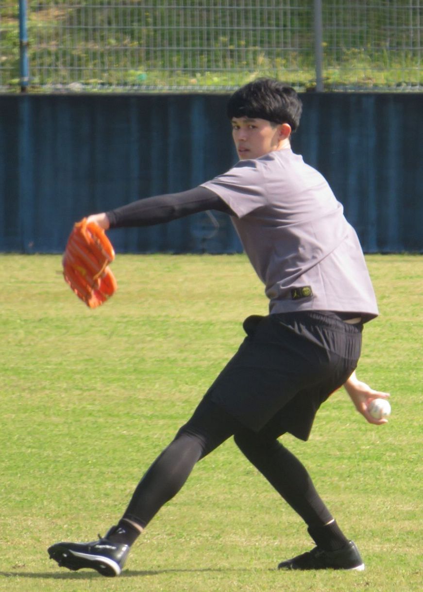 【ロッテ】佐々木朗希はキャンプ初日にブルペン投球入らず 練習メニューに盛り込まれず:中日スポーツ・東京中日スポーツ
