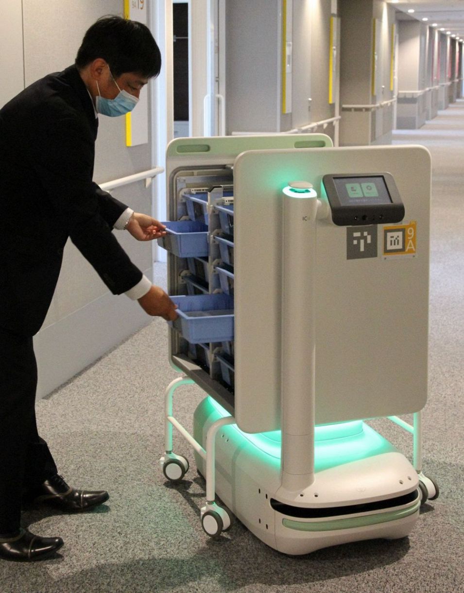 Toyota Memorial Hospital Introduces Automated Transfer Robot：中日新聞Web