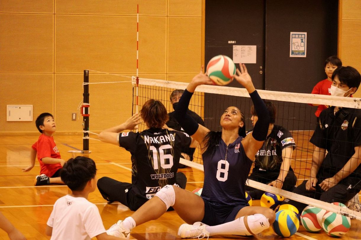 Sitting Volleyball Experience with the U.S. Women's National Team：中日新聞Web
