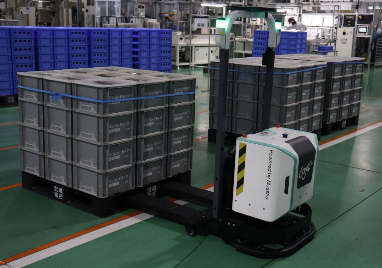 AI Controls In-Factory Transfer Robots：中日新聞Web