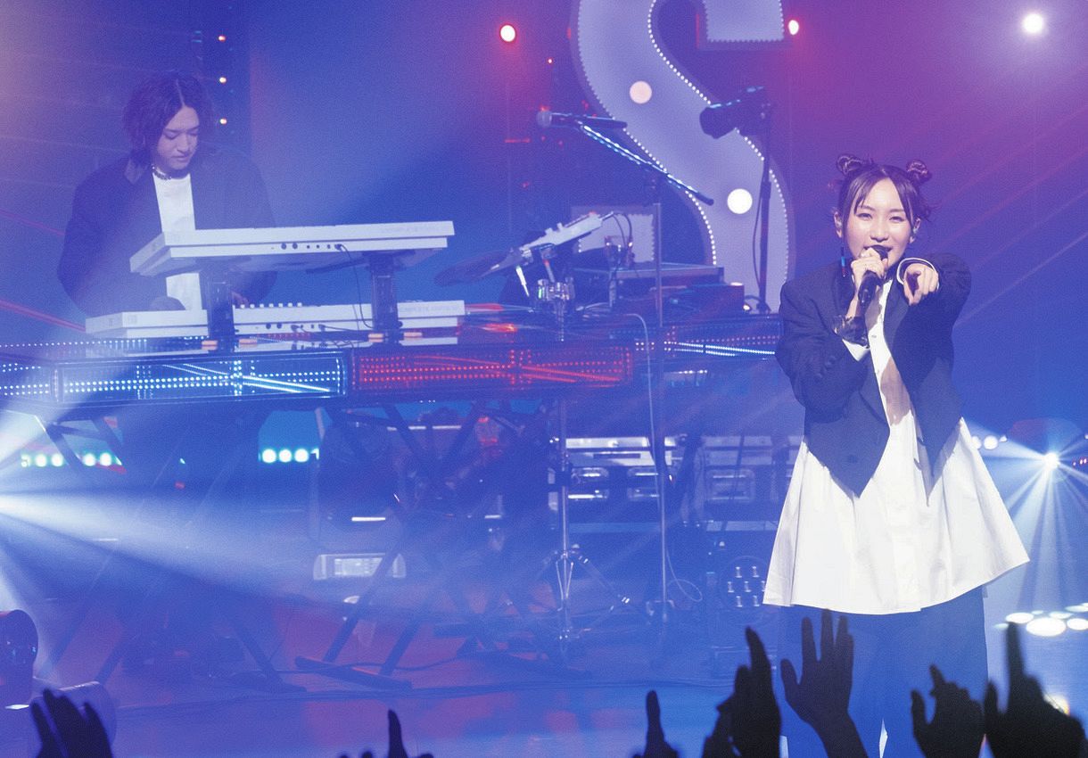YOASOBI、2年ぶりに“凱旋”歌舞伎町タワーでライブ ikura「本当にアツアツでした！」：中日スポーツ・東京中日スポーツ