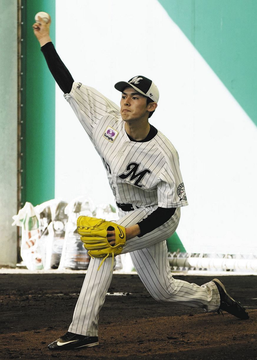 【ロッテ】佐々木朗希、キャンプ初日ブルペン入りも吉井コーチは不満げ 「戦力として考えているので…」:中日スポーツ・東京中日スポーツ