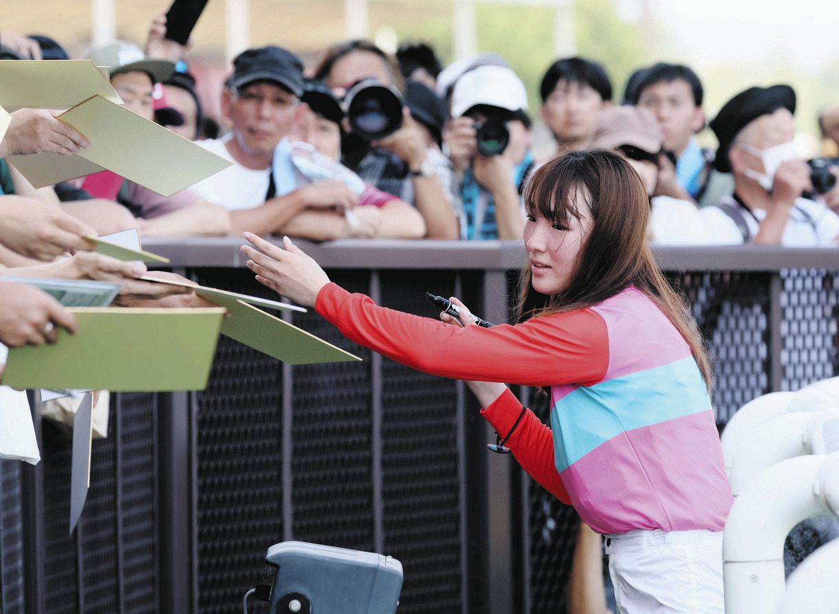 永島まなみがJRA通算50勝 昨年上回る今季22勝目も謙虚に「反省する部分は多い」【中京8R】：中日スポーツ・東京中日スポーツ