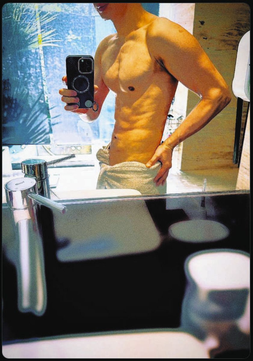 GACKT、見事な肉体美【写真】：中日スポーツ・東京中日スポーツ