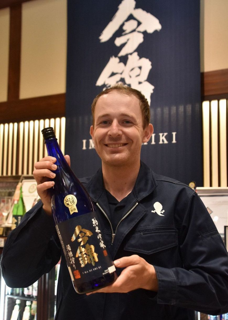 NZ-born brewer devotes himself to making sake：中日新聞Web