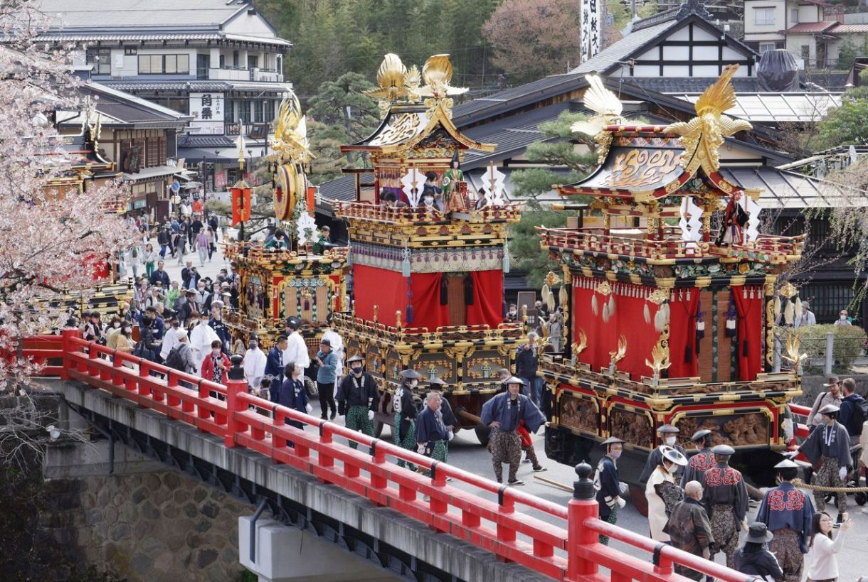 Spring Takayama Festival boasts a long tradition：中日新聞Web