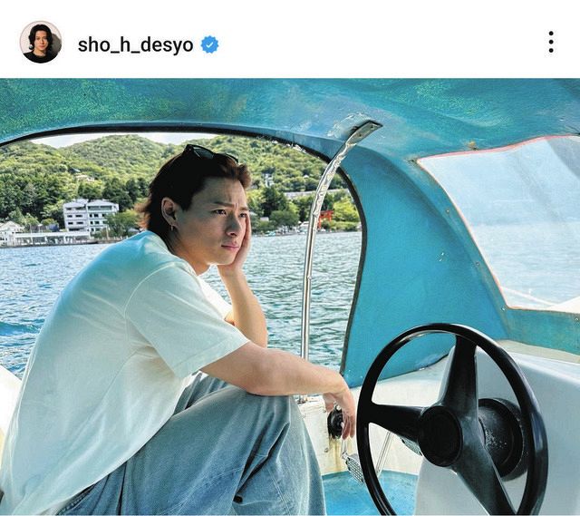 スワンボートに乗る平野紫耀【写真】：中日スポーツ・東京中日スポーツ