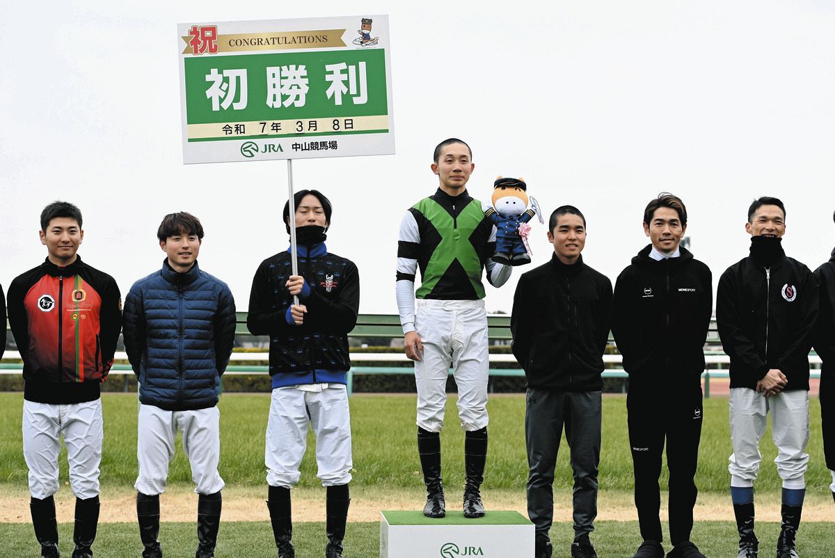 ルーキー・舟山瑠泉がJRA初勝利、こんな偶然が！？SNSでは2着馬の馬名に注目「競馬の神様も祝福してるな」：中日スポーツ・東京中日スポーツ