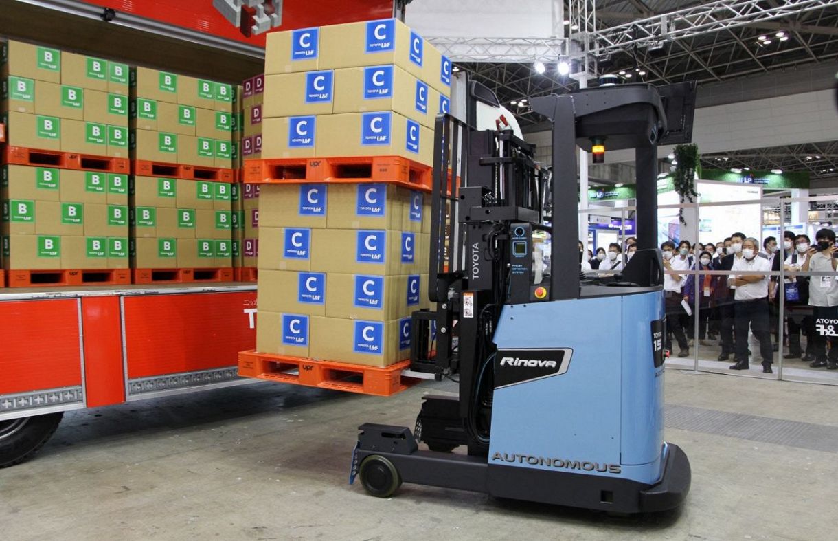 Automatic Forklift Truck for Unmanned Loading and Unloading of ...