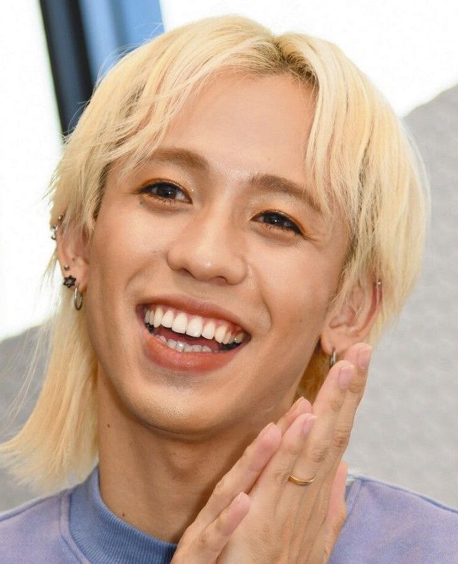 ryuchell“女子高生”ショットでライブ告知 フォロワー「TWICEかと」「女子より女子」：中日スポーツ・東京中日スポーツ