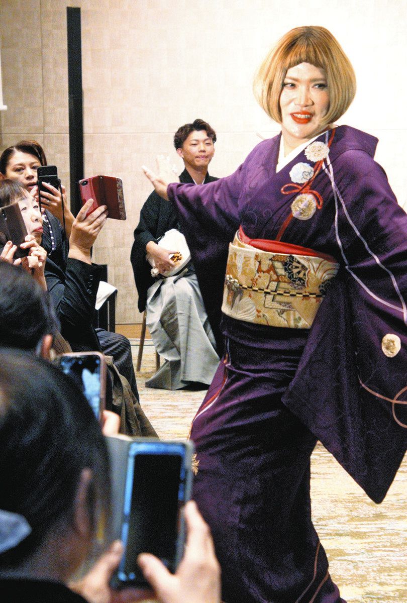 美しい生き方を伝授 高山でIKKOさん講演会：中日新聞Web