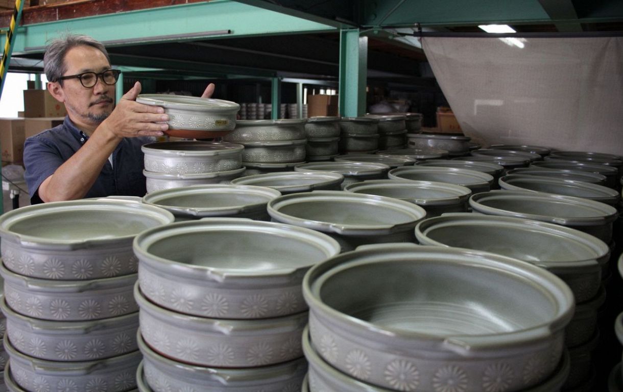 Raw Materials for Banko-Yaki Becoming Hard to Obtain：中日新聞Web