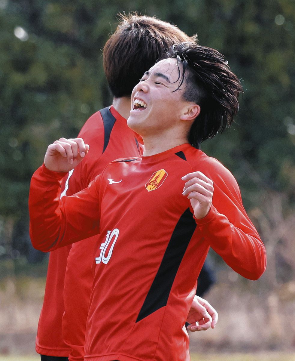 名古屋グランパス・FW杉浦駿吾、開幕戦メンバー外の悔しさ…強い気持ちで臨んだ練習試合、1ゴールと同じく目を引いた”2つのプレー”：中日スポーツ・東京中日スポーツ