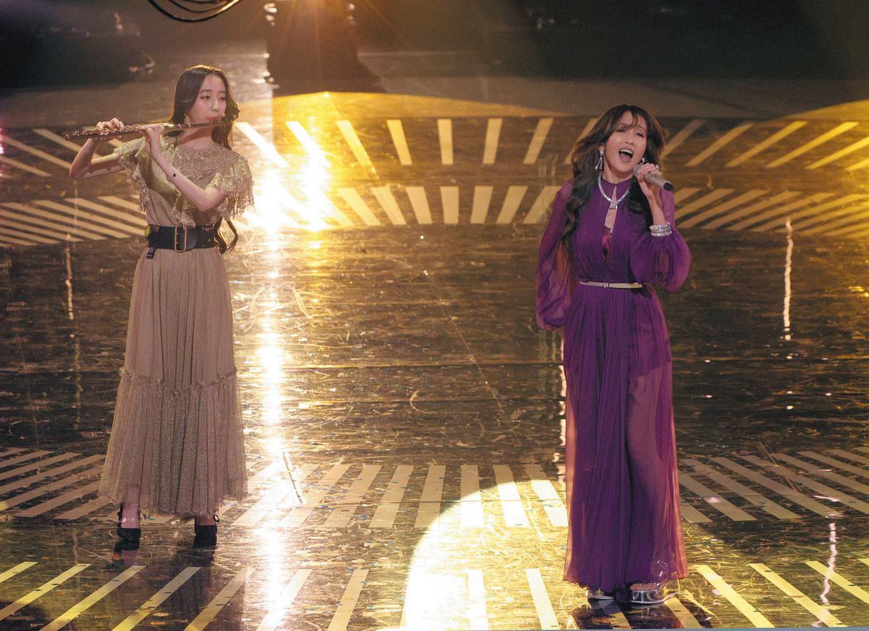 工藤静香、長女のCocomiと共演、35周年スペシャルメドレーを披露【紅白歌合戦】：中日スポーツ・東京中日スポーツ