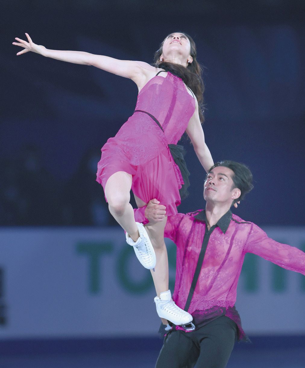 【写真】かなだい村元哉中&高橋大輔組、アクロバットな美技:中日スポーツ・東京中日スポーツ