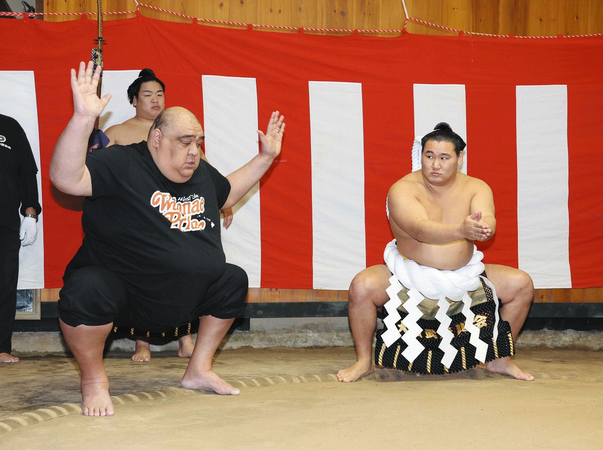 豊昇龍、雲竜型の横綱土俵入りを練習 指導の武蔵川親方が覚えの早さにびっくり【大相撲】：中日スポーツ・東京中日スポーツ