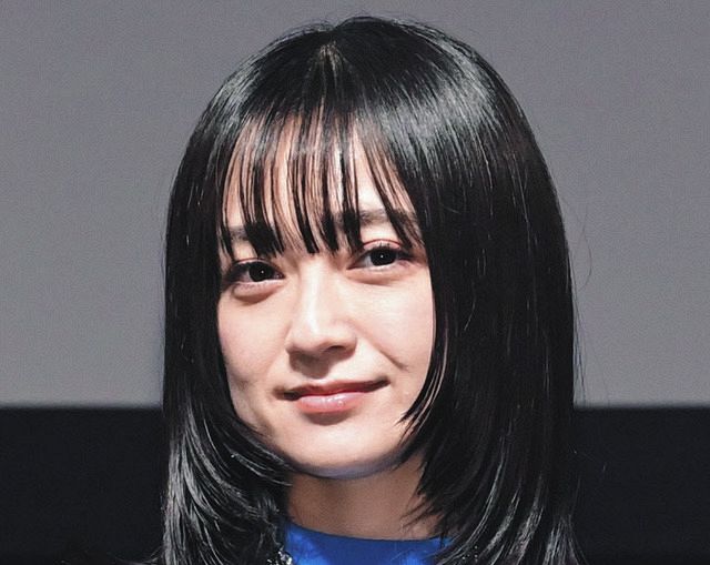 安達祐実”高校生カップルみたい”な男性俳優との2ショット：中日スポーツ・東京中日スポーツ