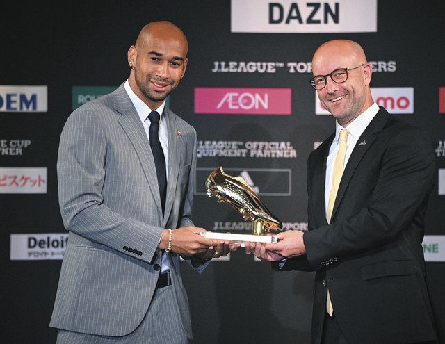 横浜M岩田が初のMVP Jリーグ年間表彰式：中日新聞Web