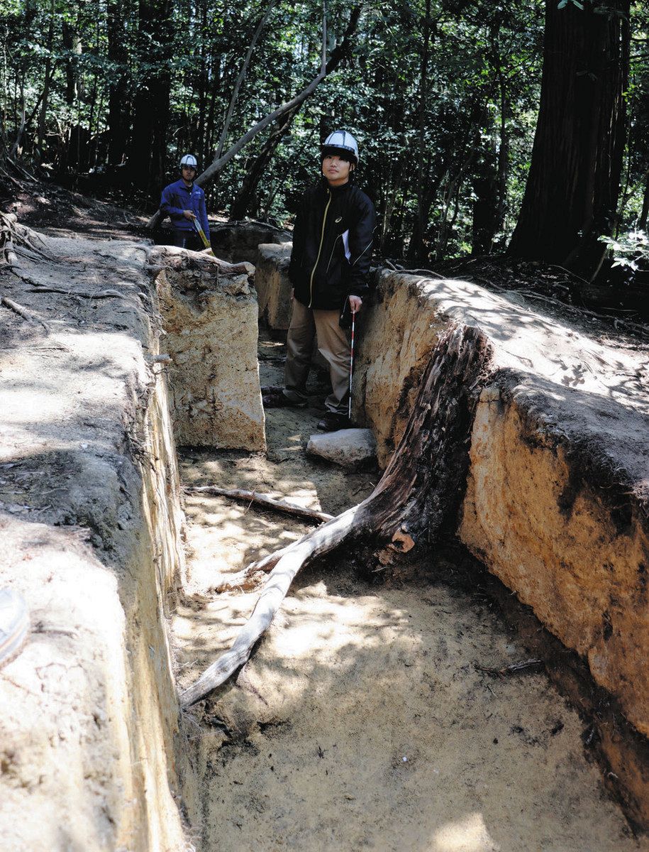 鎌倉期に建てられた?荒神山古墳群で「礎石」見つかる 彦根、13日に現地説明会:中日新聞web