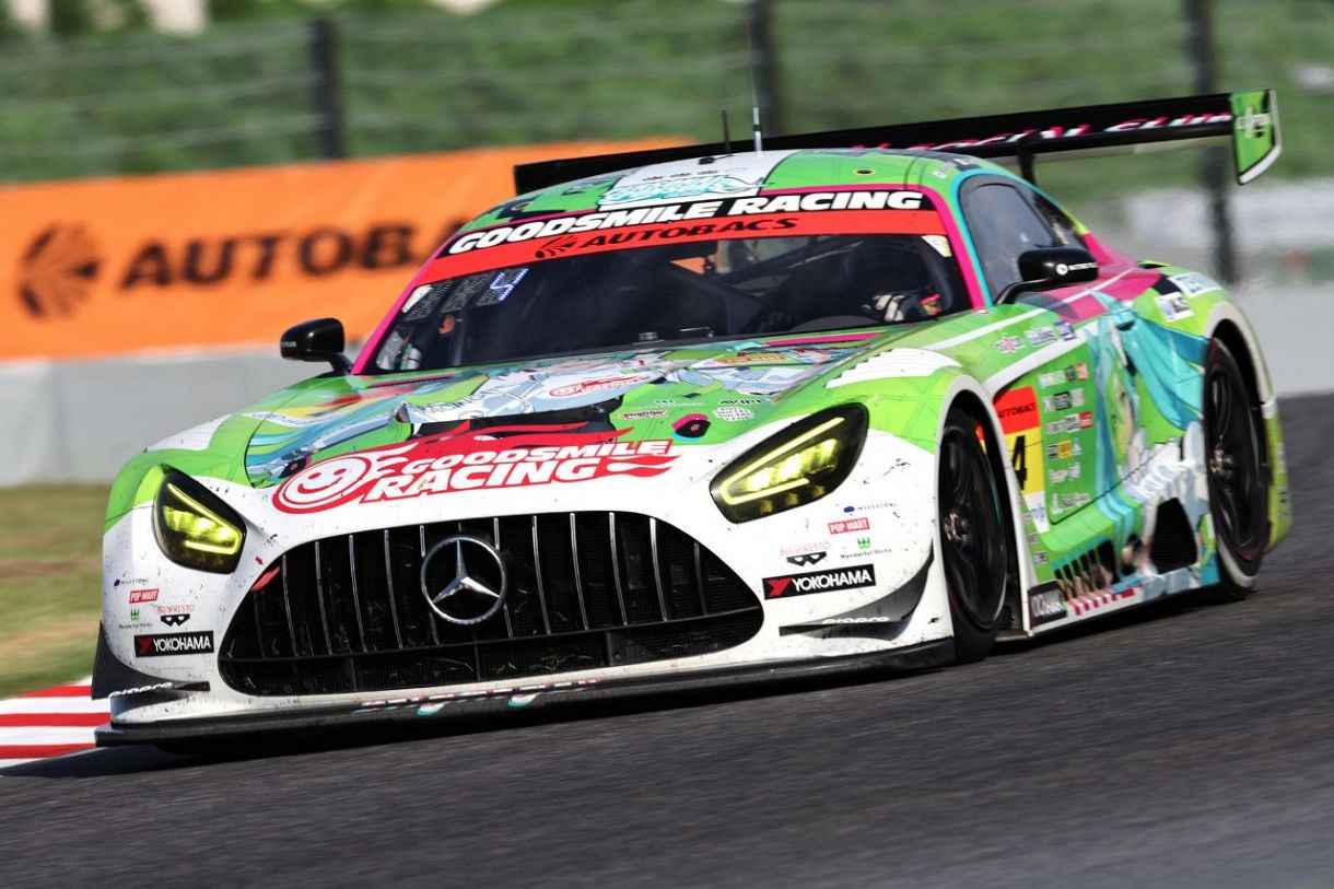 【写真】スーパーGT第5戦GT300クラスを制したグッドスマイルの走り：中日スポーツ・東京中日スポーツ