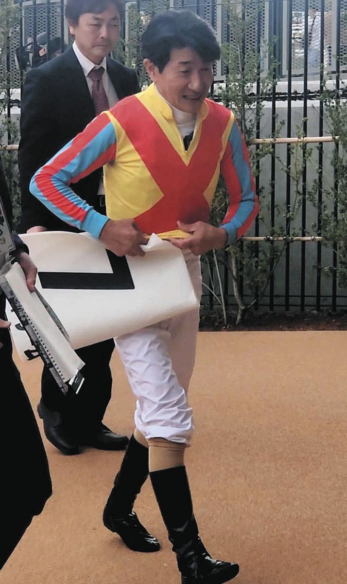 57歳6カ月の柴田善、今季初勝利で自身のJRA最年長勝利を更新「自分をいじめて頑張っていきたい」京都8R：中日スポーツ・東京中日スポーツ