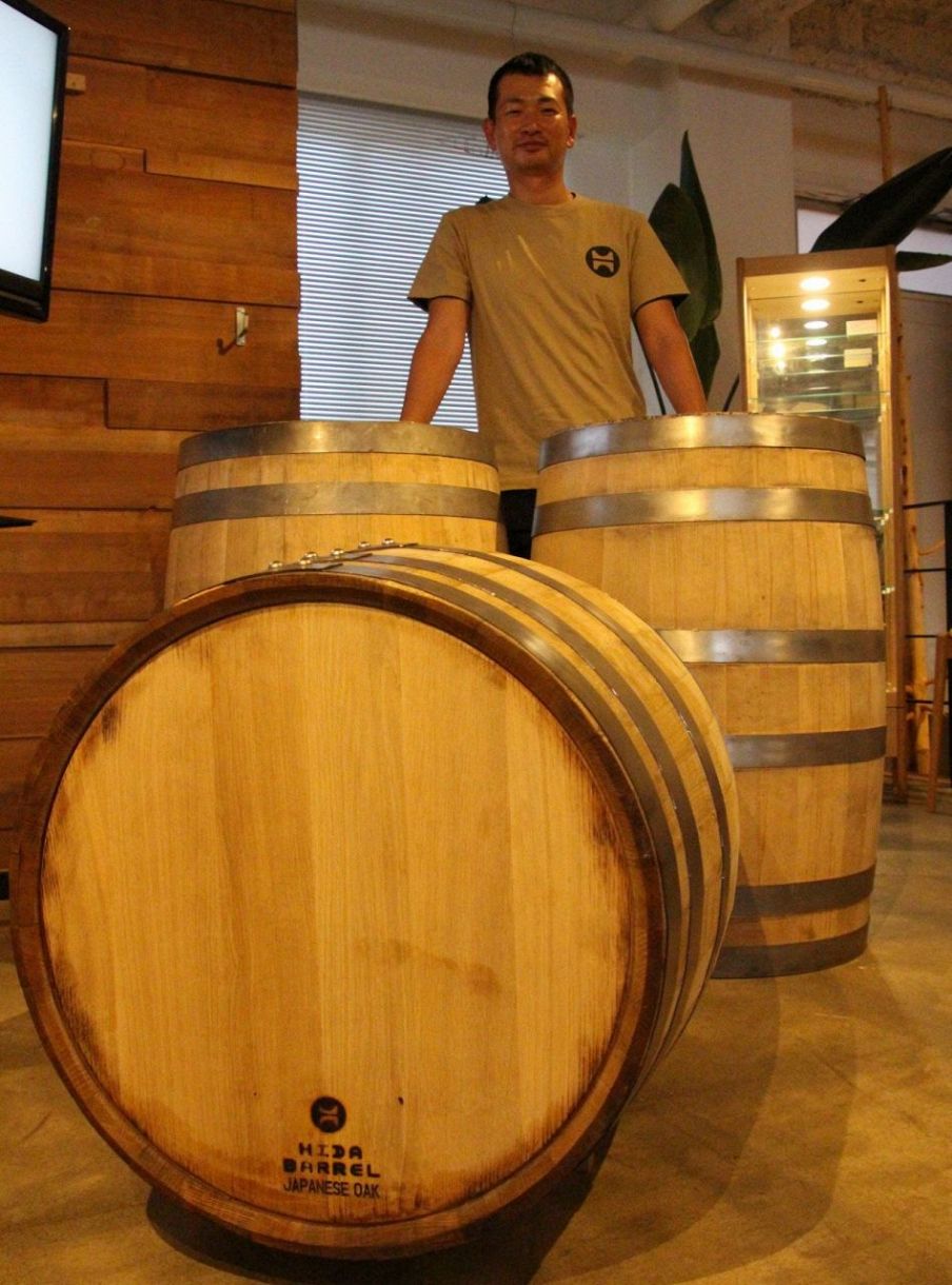 Whiskey Barrels Elaborately Crafted with Bending Wood Technology：中日新聞Web