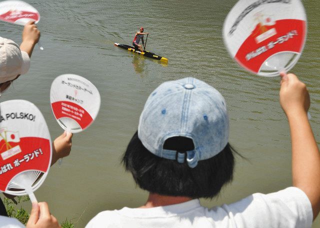 Ena children cheered on the Polish national team：中日新聞Web