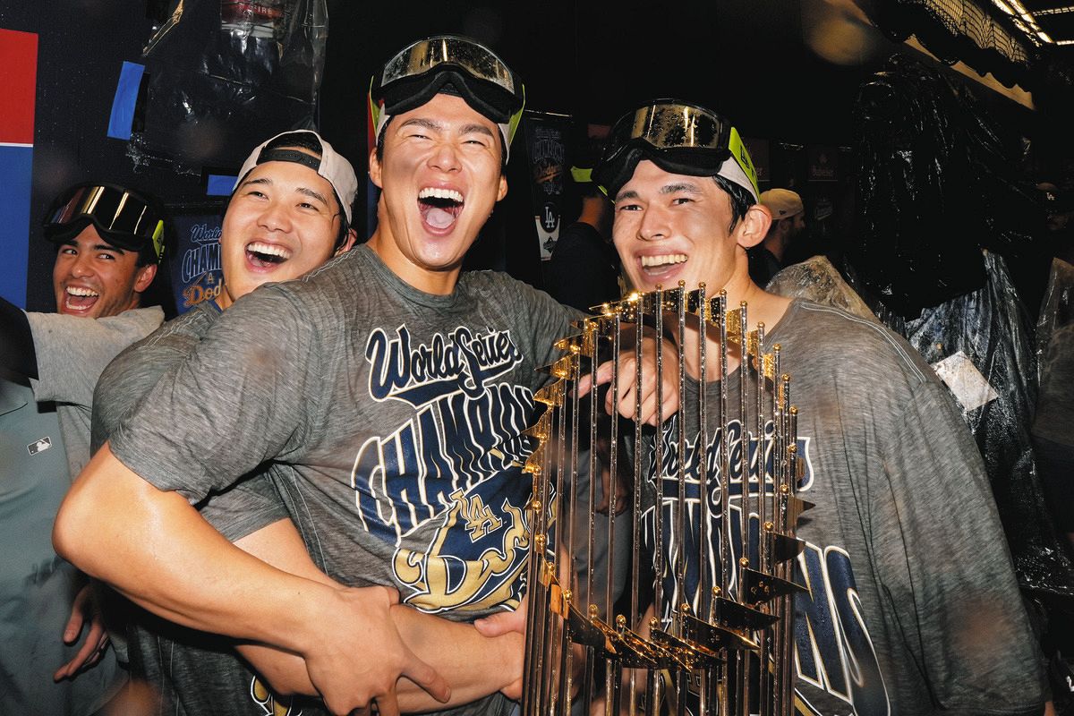 ドジャースコーチ、シャンパンファイトで“まさかの日本語”を披露 山本由伸に耳打ちされ… 「上手い！」「腹痛い」：中日スポーツ・東京中日スポーツ