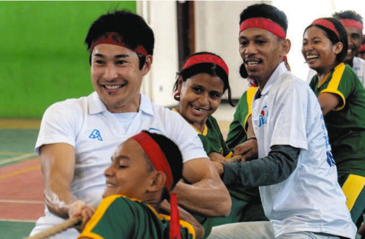 飯塚翔太選手、JICAの活動参加 東ティモールで子どもらと交流：中日新聞しずおかWeb