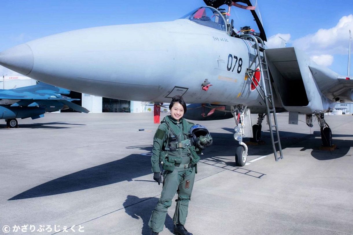 元自衛官タレント・かざり、F-15戦闘機の体験搭乗動画が150万回再生突破 「体験タクシー搭乗」に挑む：中日スポーツ・東京中日スポーツ