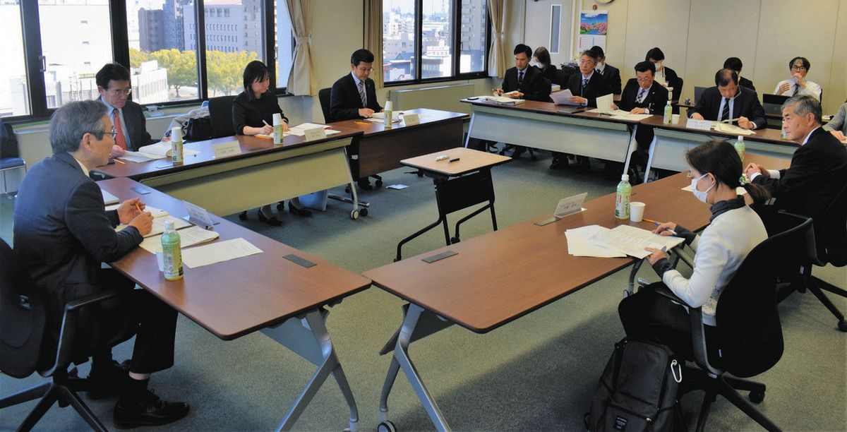 大学構想、基本方針議論 四日市市で産官学の関係者ら「構想策定委員会」：中日新聞Web