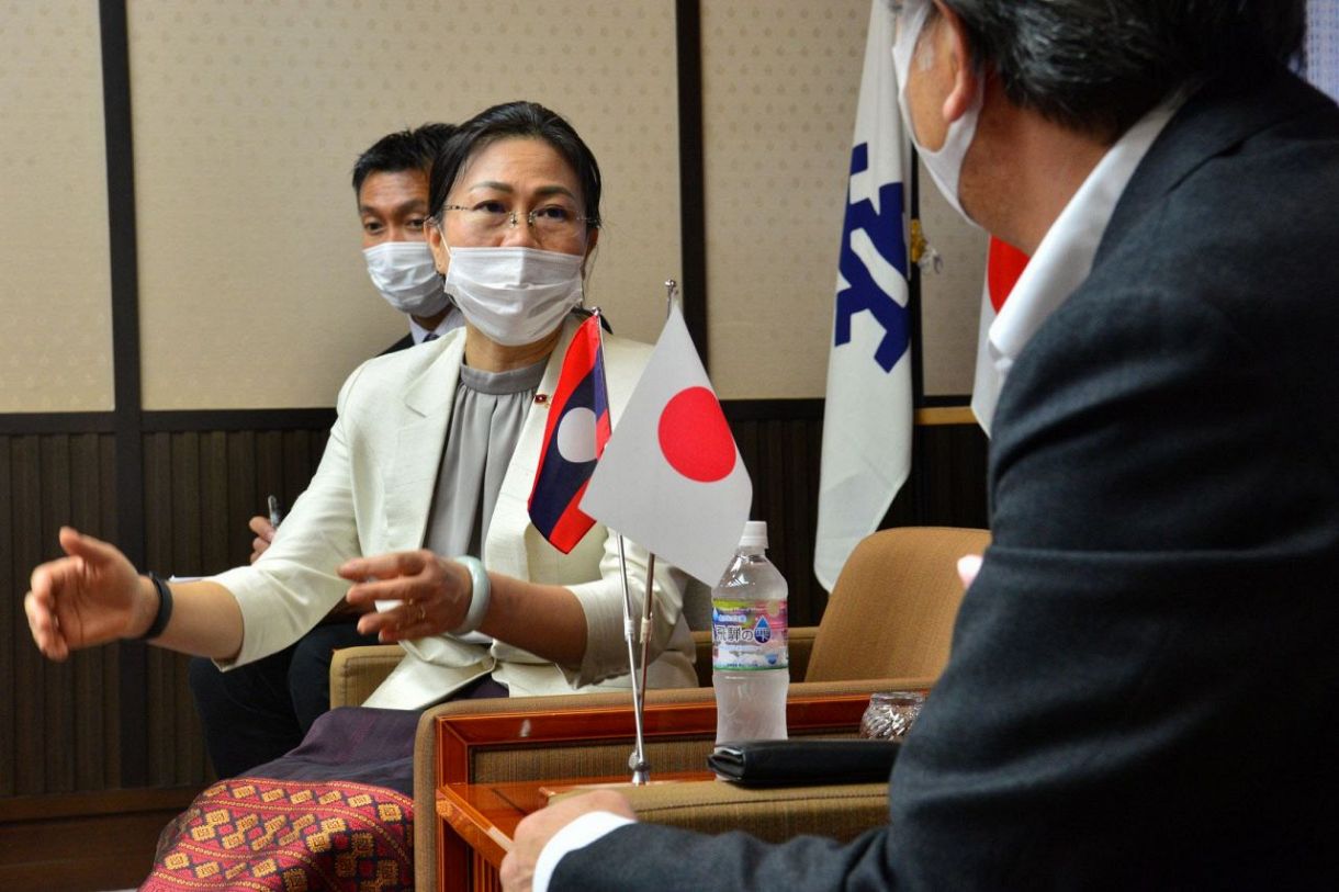 Laotian Ambassador Meets with Takayama Mayor：中日新聞Web